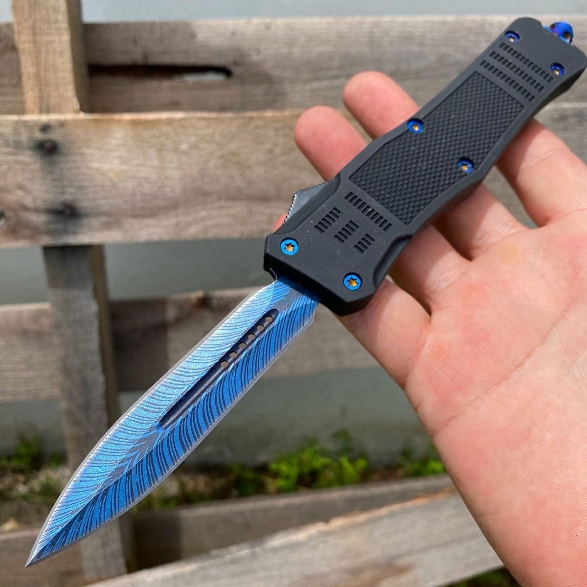 Hawk Feather Blade OTF (Multiple Blade Colors Available) | Blade City